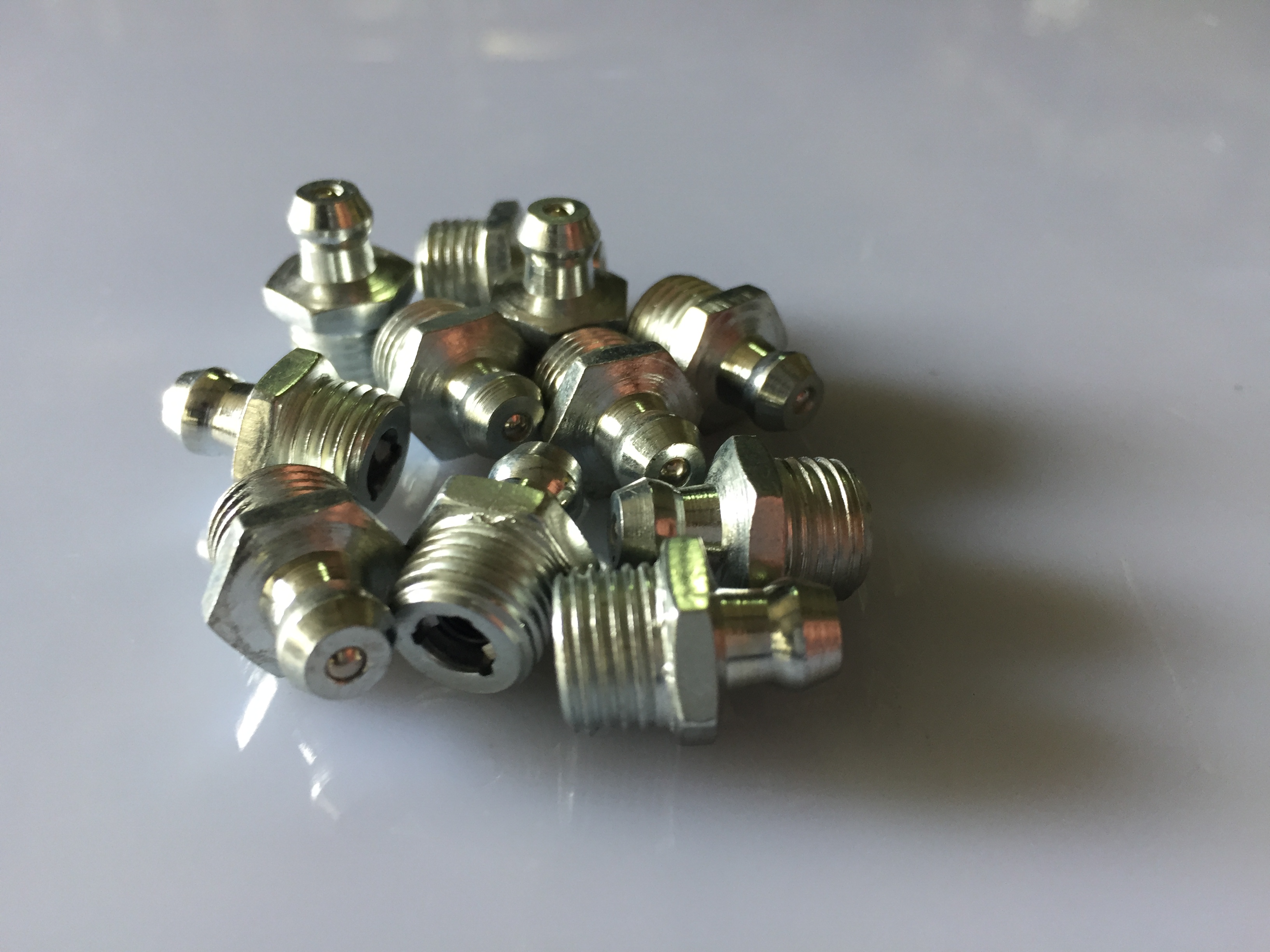 maznice hlava mazací M10x1 kulová - Stavební a Silniční Stroje s.r.o. e ...