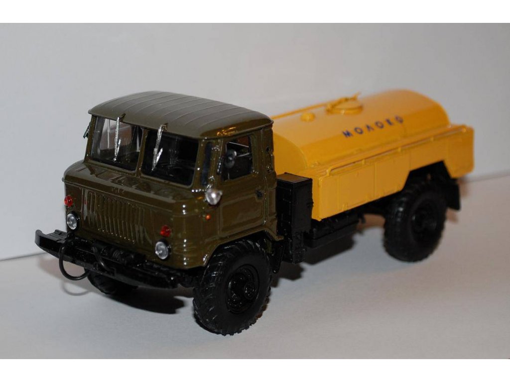 Časopis s modelem GAZ 66 - cisterna mléko- nákladní auto - Automodels.cz