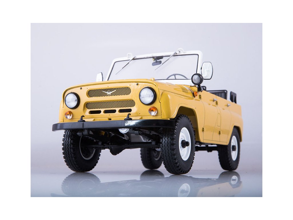 UAZ 469 31512 1:18 - Start Scale Models - Automodels.cz