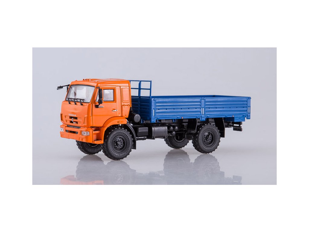 KaMAZ-43502 1:43 - Avtoistoria - Automodels.cz