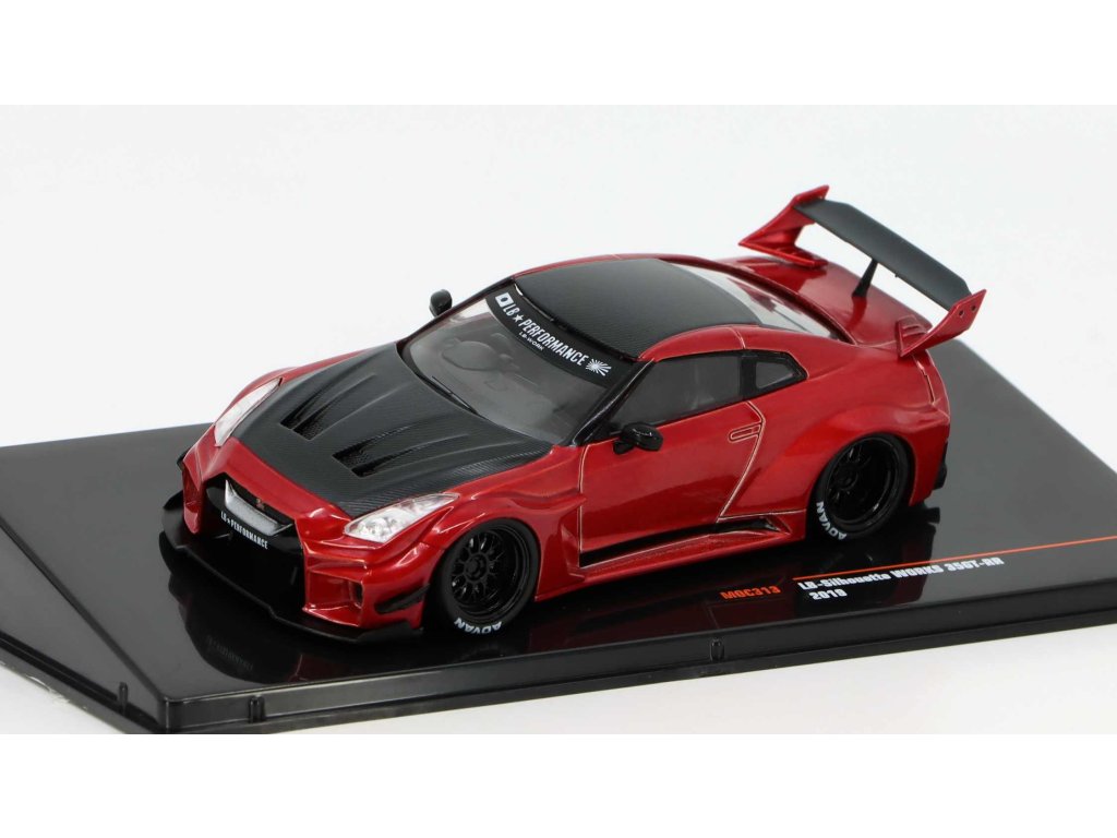 Nissan 35GT-RR LB-Silhouette Works 1:43 - IXO Models - Automodels.cz