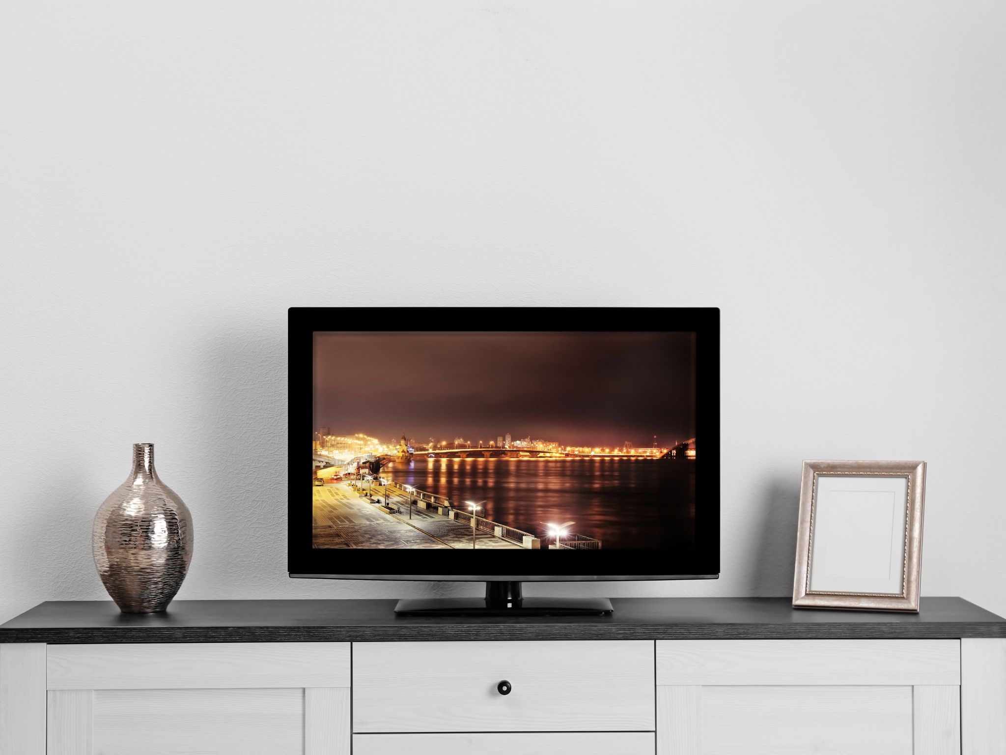 Televizní stolky levně a skladem u nás | OUTLET NÁBYTKU