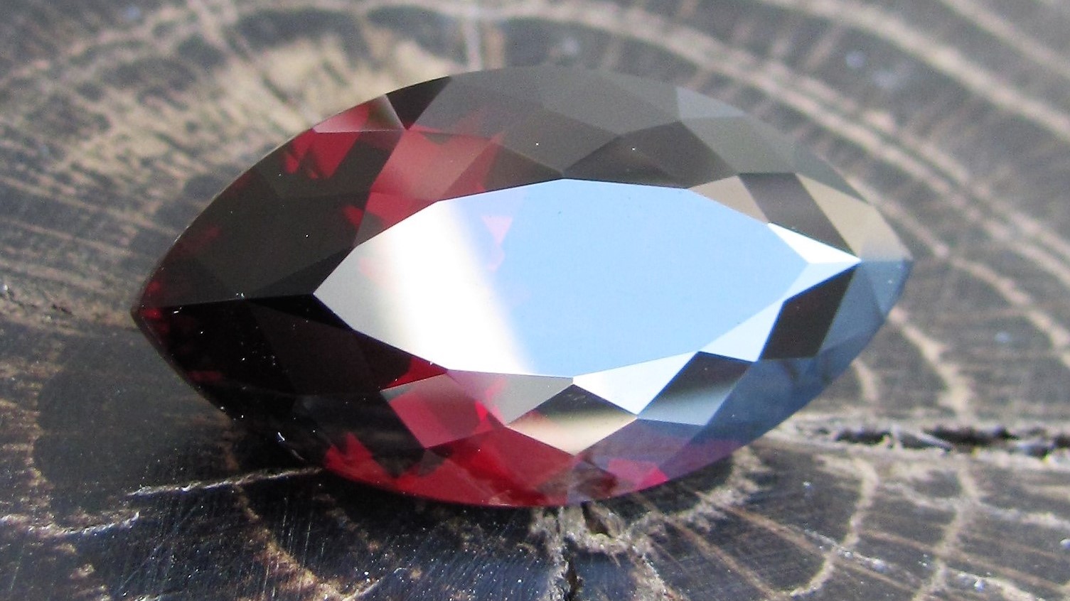 Granáty - Broušený Kámen.cz