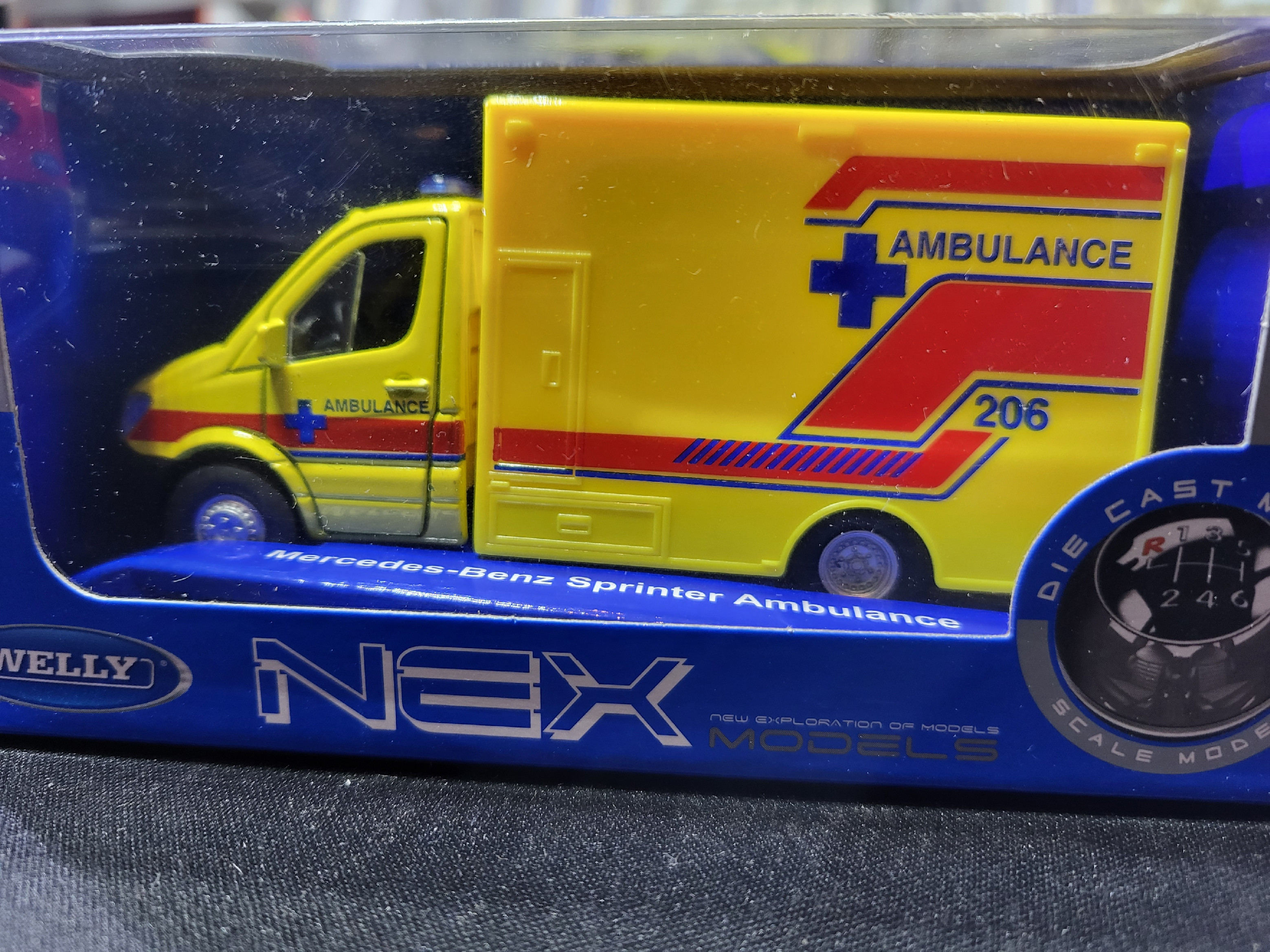 Mercedes-Benz Sprinter Ambulance 1:43 Welly - CeskaTrafika.com