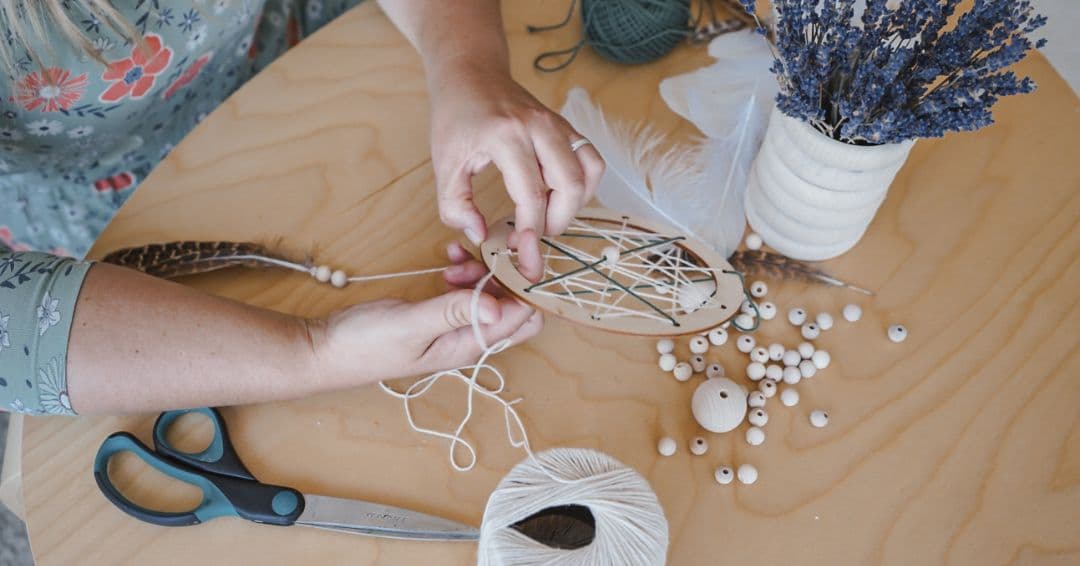 Jak vytvořit lapač snů krok za krokem | ČistéDřevo.cz