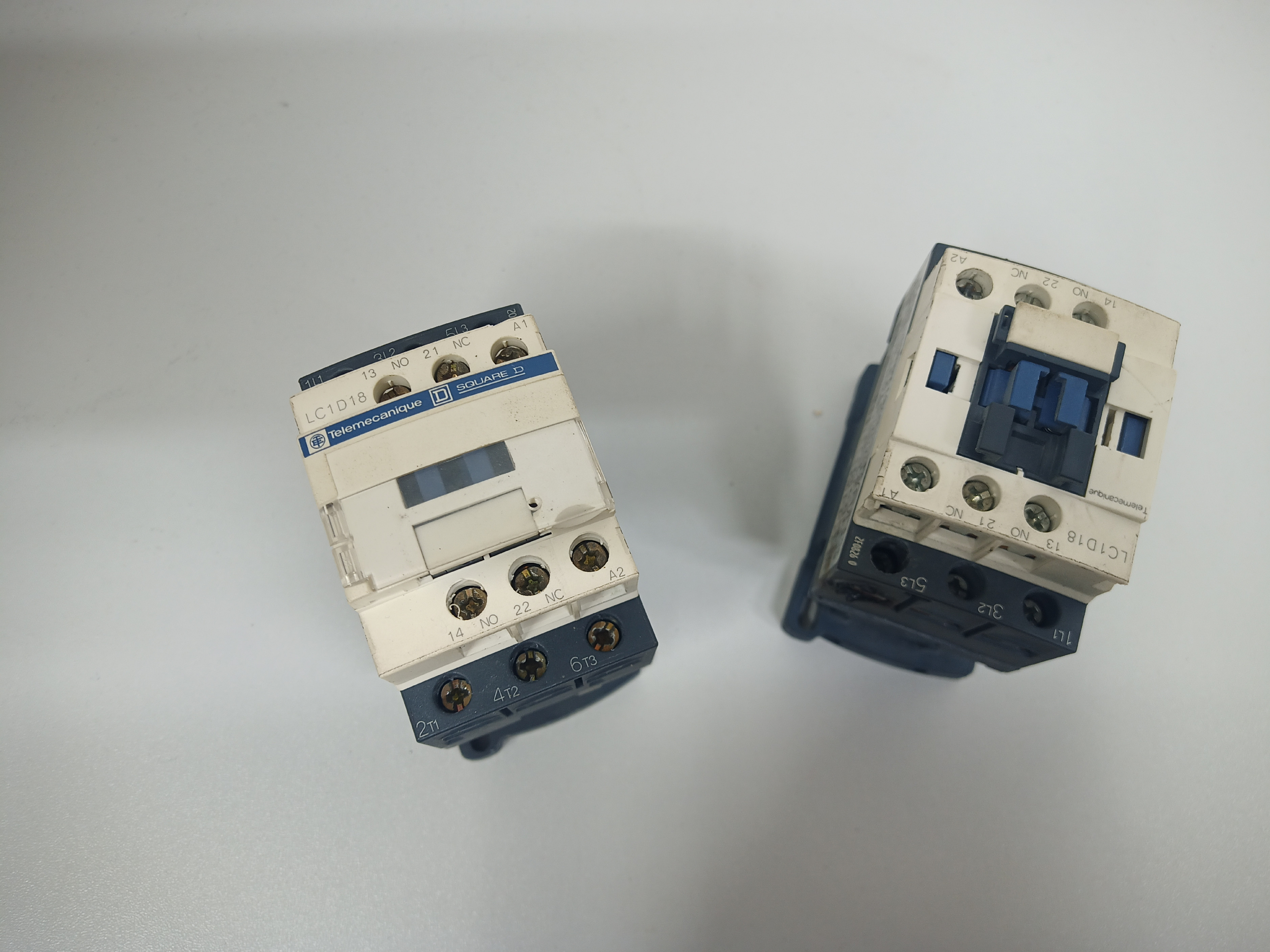 Schneider Electric Stykač LC1D18 P7 230V AC 7,5kW 18A 1Z+1V - DANAPO ...