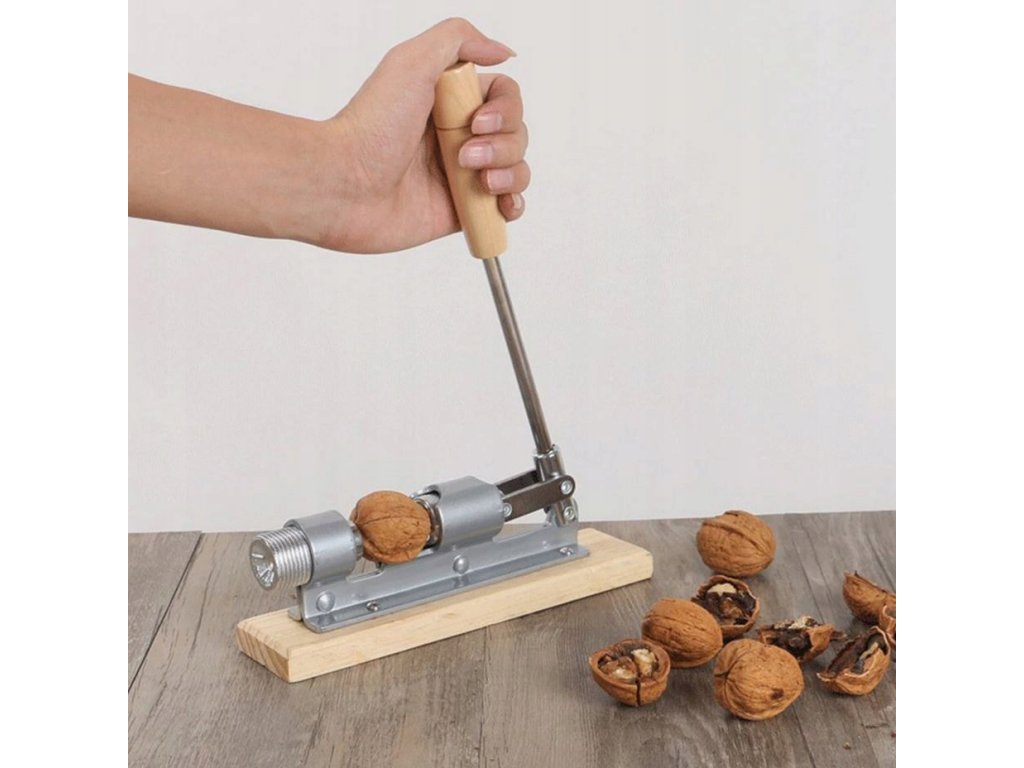 Luskáčik na orechy oceľovo drevený - Dizajnland.sk