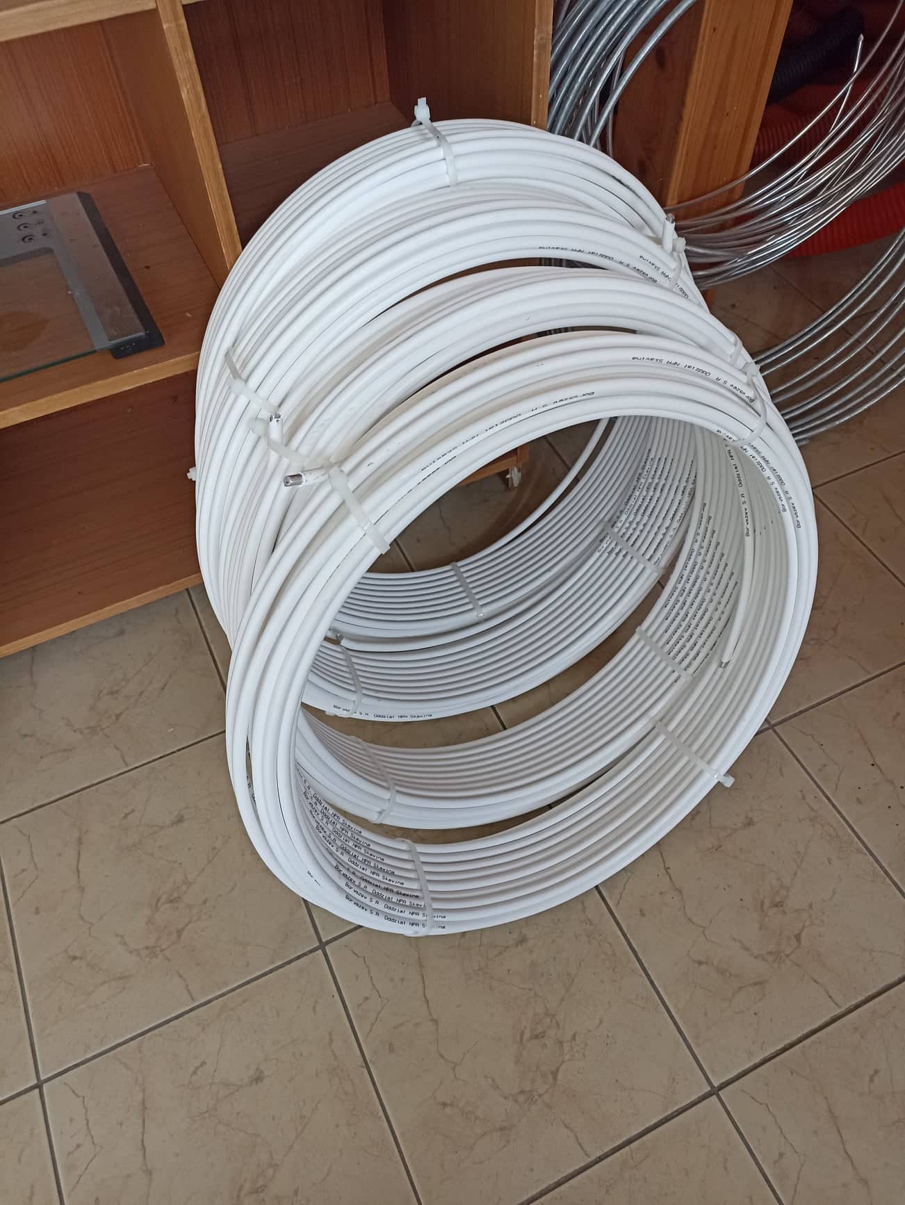 Izolovaný AlMgSi ø8 hliníkový bleskozvodový drôt guľatina 1kg=cca 5m ...