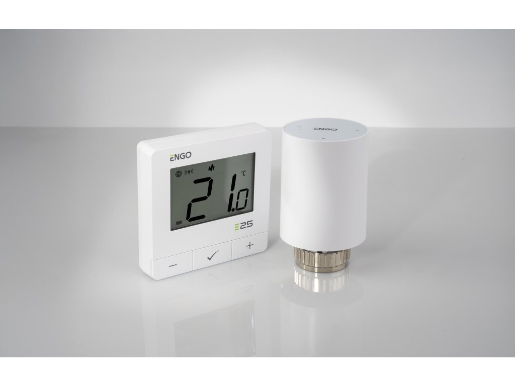 Inteligentná vykurovacia súprava ENGO Controls Biela (E25-BATW-4 + ETRV-M30) - eltrox.sk