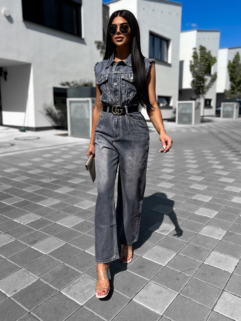 Šedý denim overal MELLYNES bez rukávů | Erika Fashion