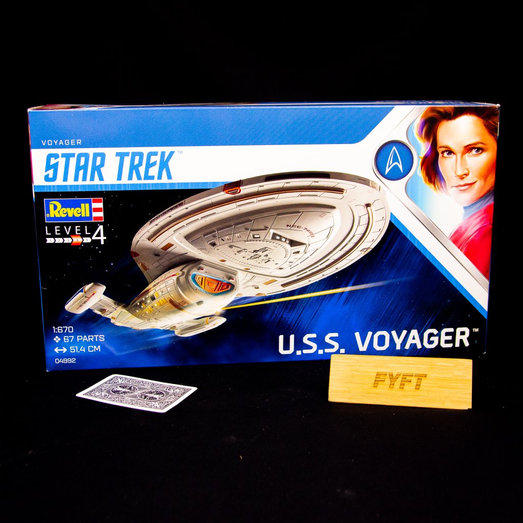 Star Trek - USS Voyager - Model Kit 1:670 (Revell)