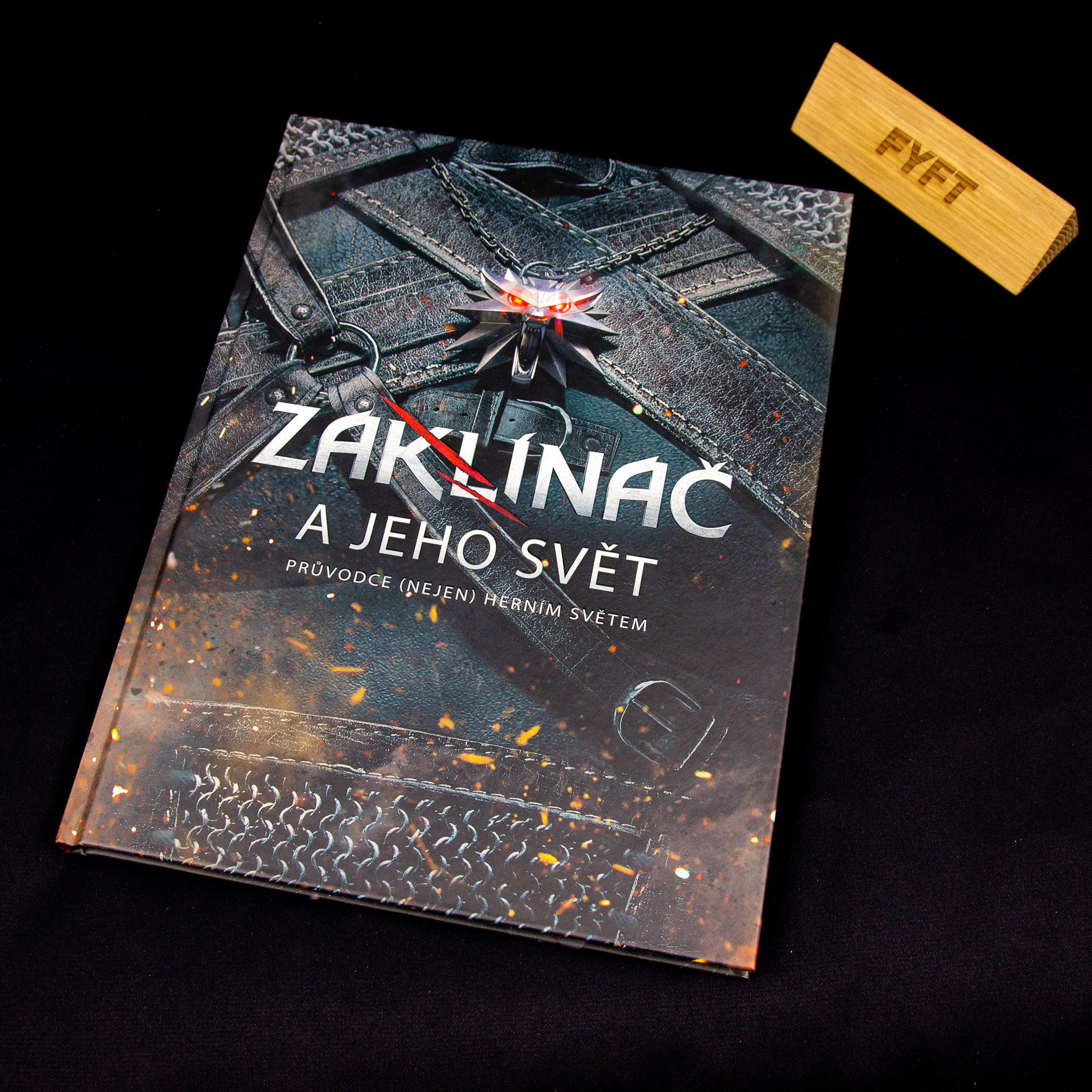 Kniha Zaklínač a jeho svět (Crew)
