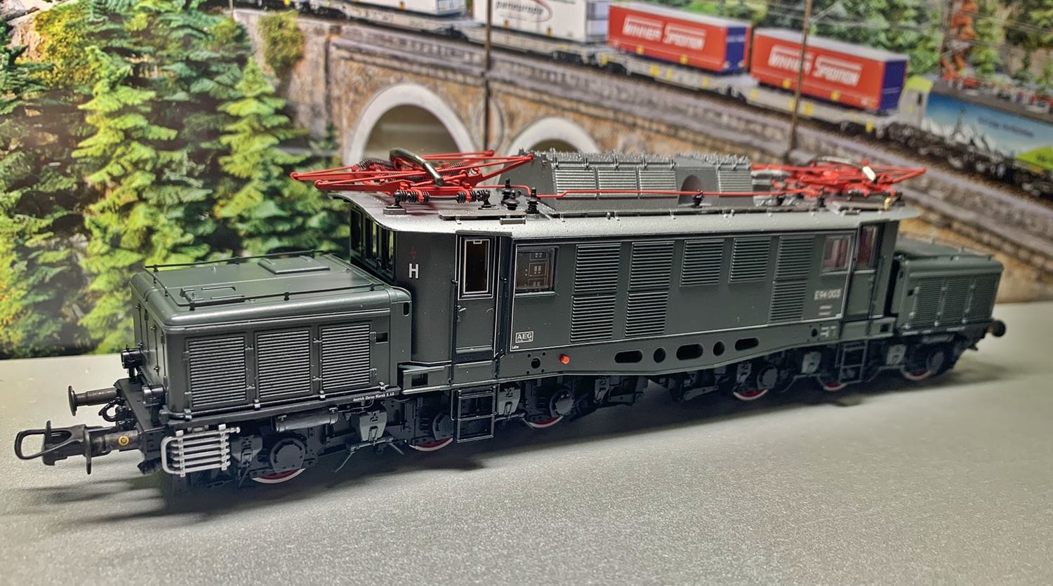 H0 - DCC/ZVUK Elektrická lokomotiva BR E94 DRB / ROCO 71354 - itvlaky.cz