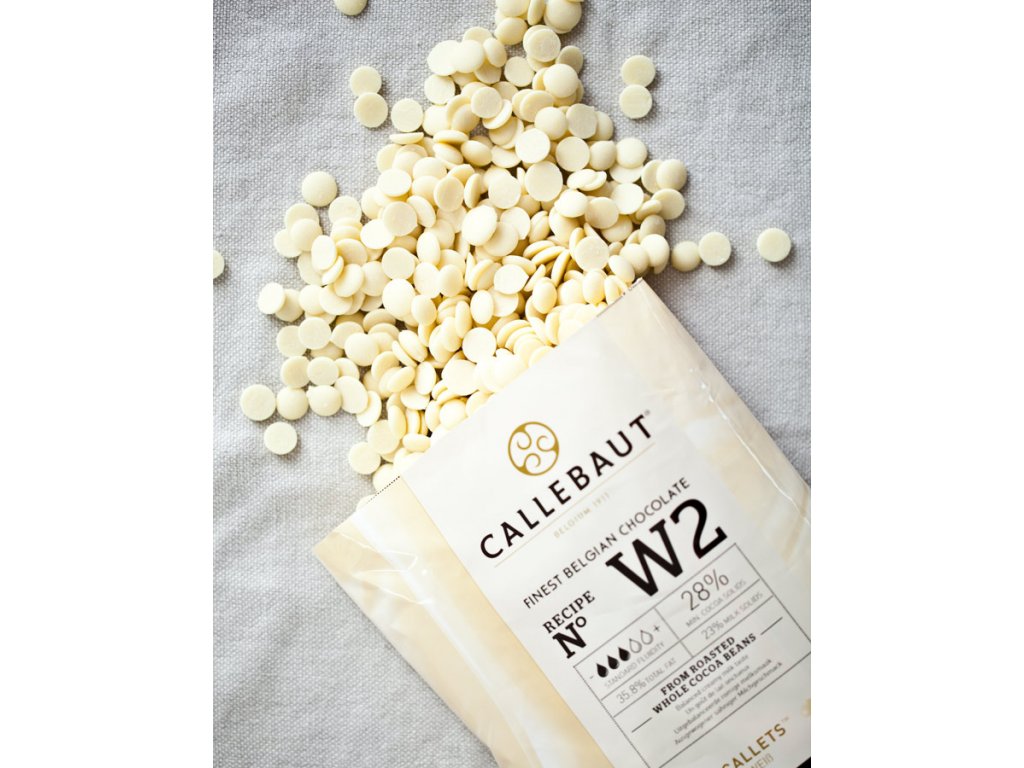 White chocolate Callebaut with 28% cocoa content. Packaging 1 kg of ...