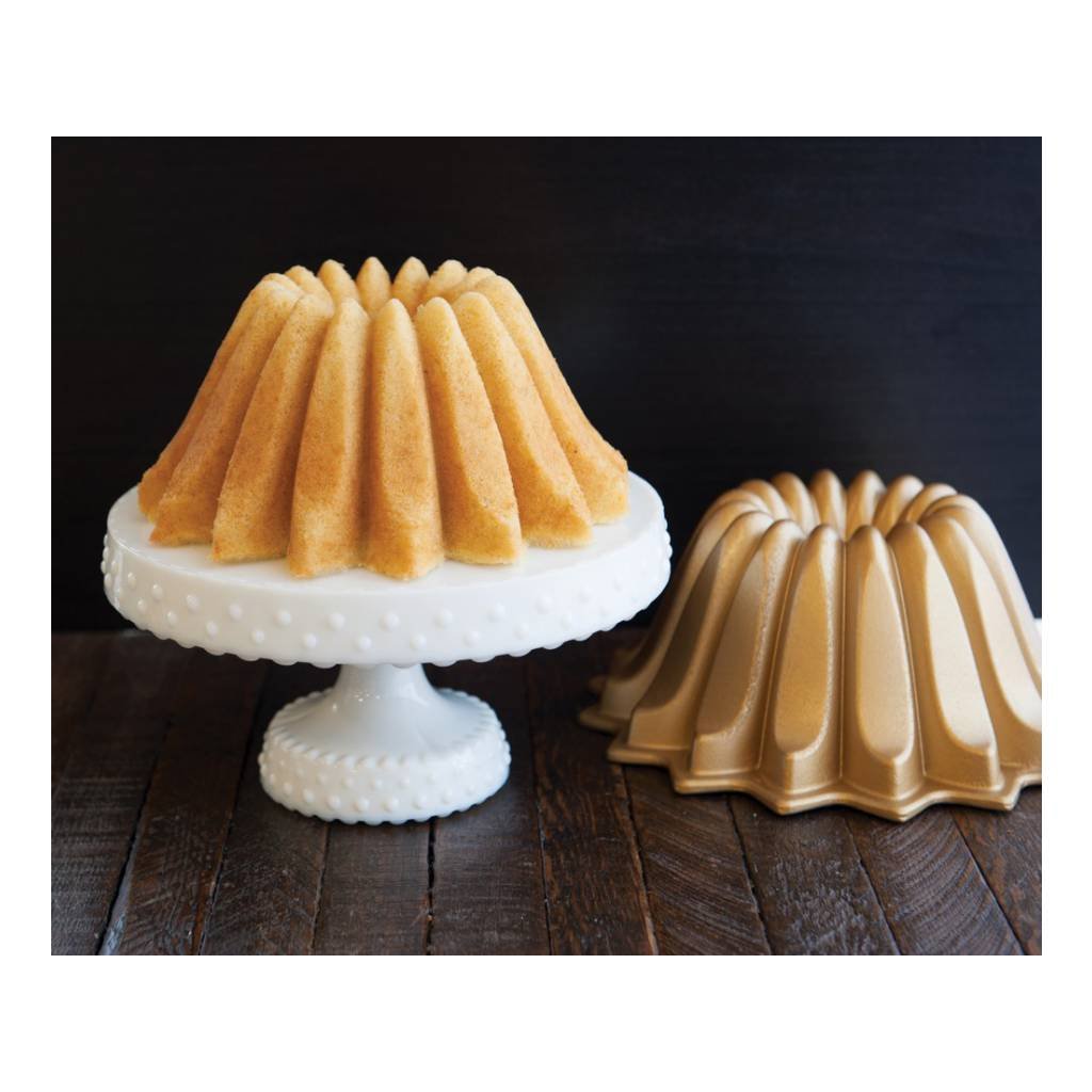 Petit moule à gâteau Lotus Or Bundt® Nordic Ware - Kulina.fr