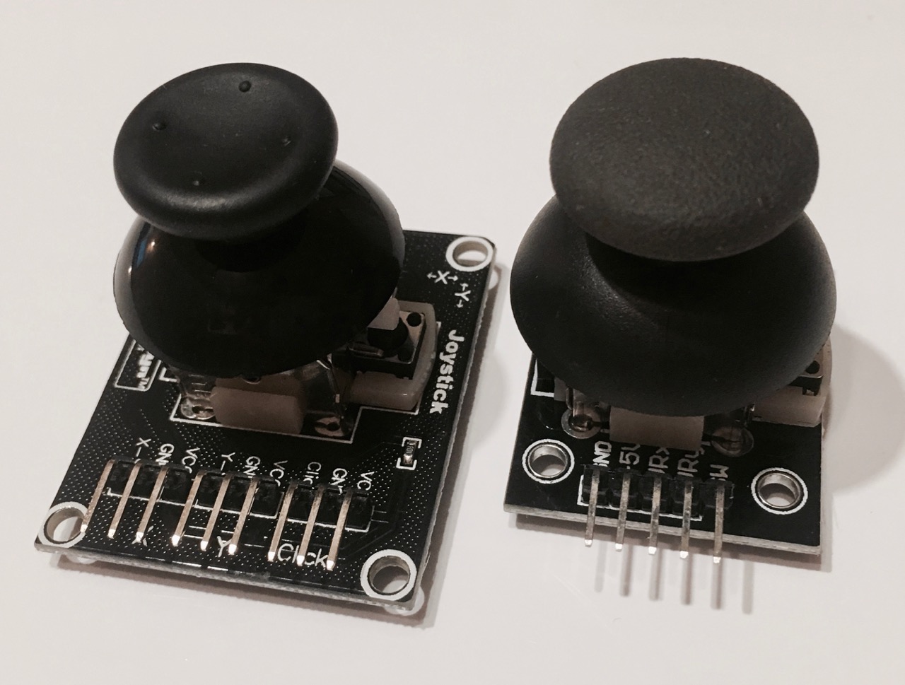 RobotDyn Joystick s tlačítkem | LaskaKit