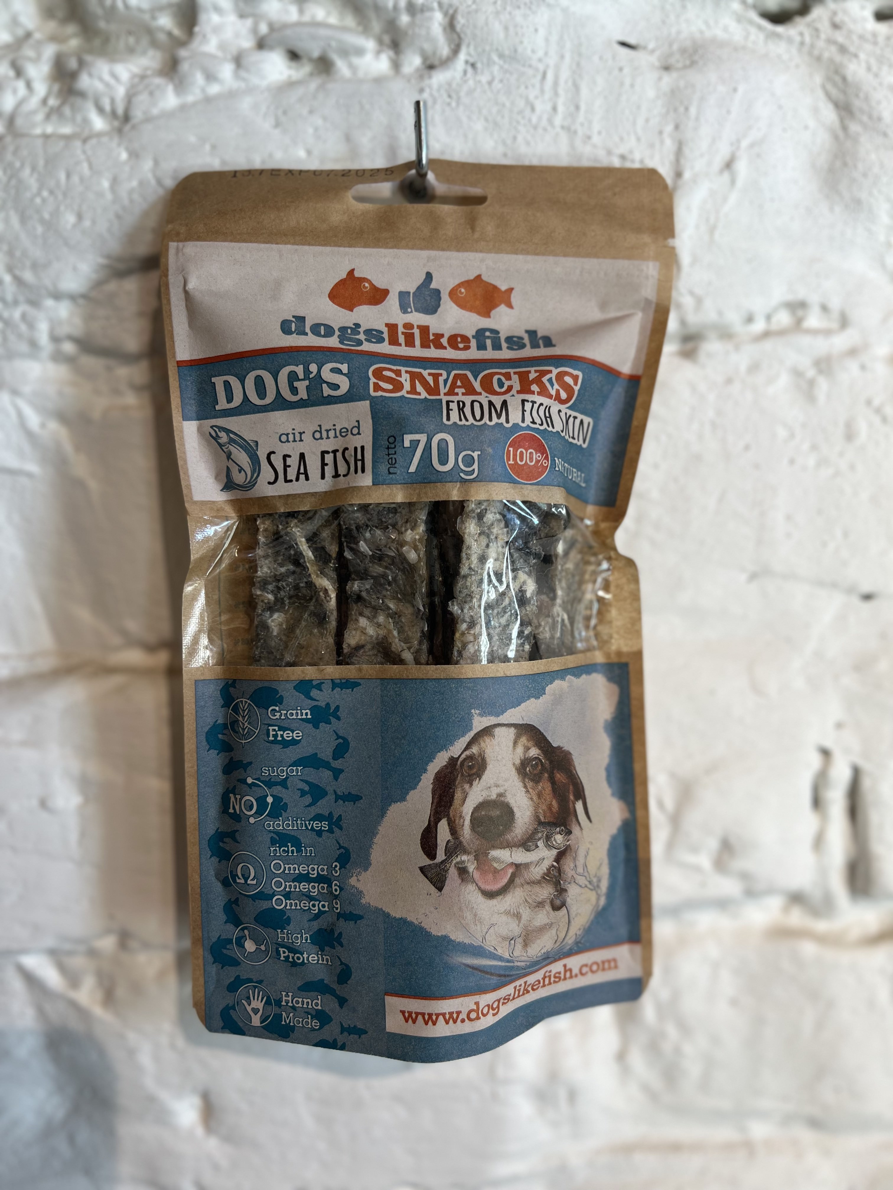 Dogs like fish - Tyčinky z kože z tresky 70g - LuckyDog.sk - eShop s chovateľskými potrebami