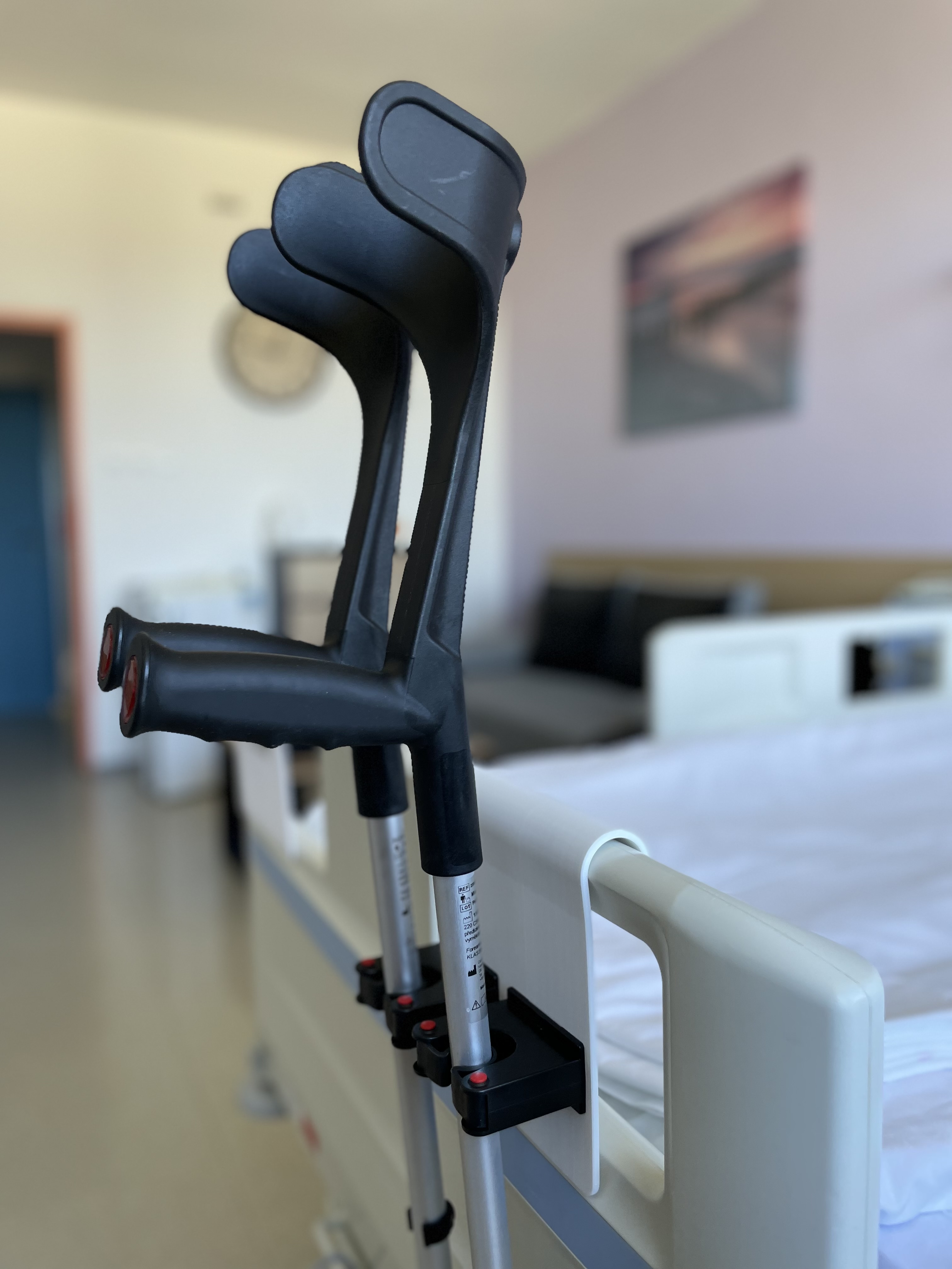 Držák na berle - Lukovshop.cz