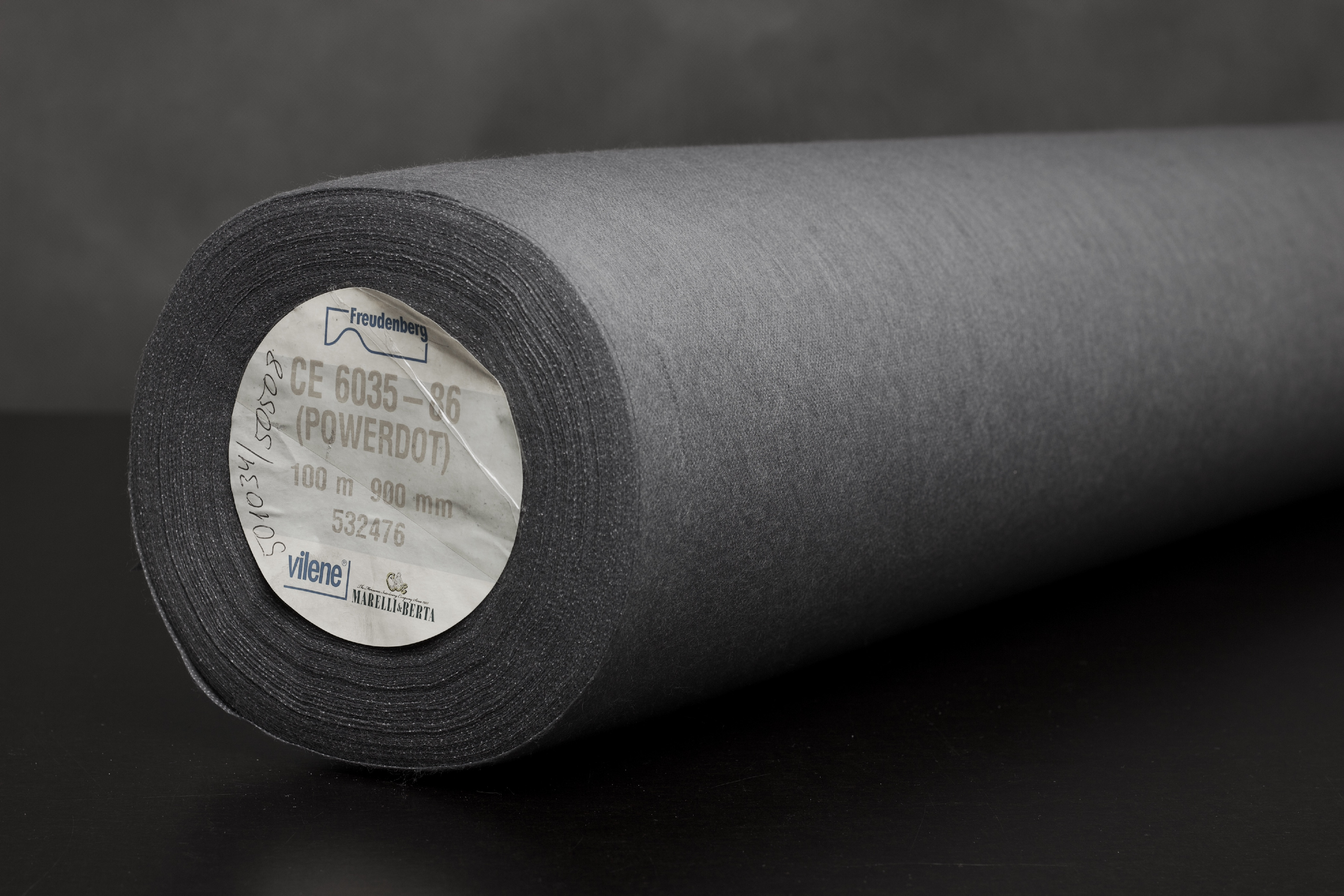 Nažehlovací vlizelín Freudenberg Vilene univerzální - Tmavě šedá ...