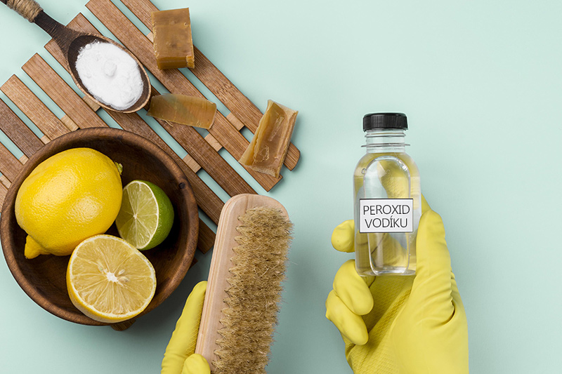Na co se používá 35% peroxid vodíku?