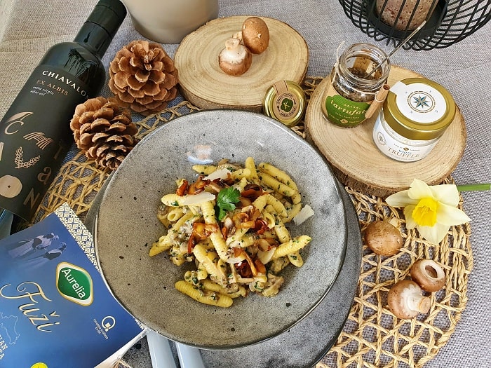 Těstoviny s hříbky a lanýži - OLIVUM.cz