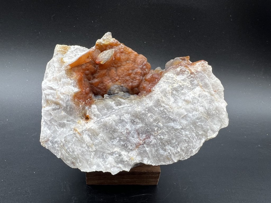 Dřevěný stojánek - PROkameny.cz