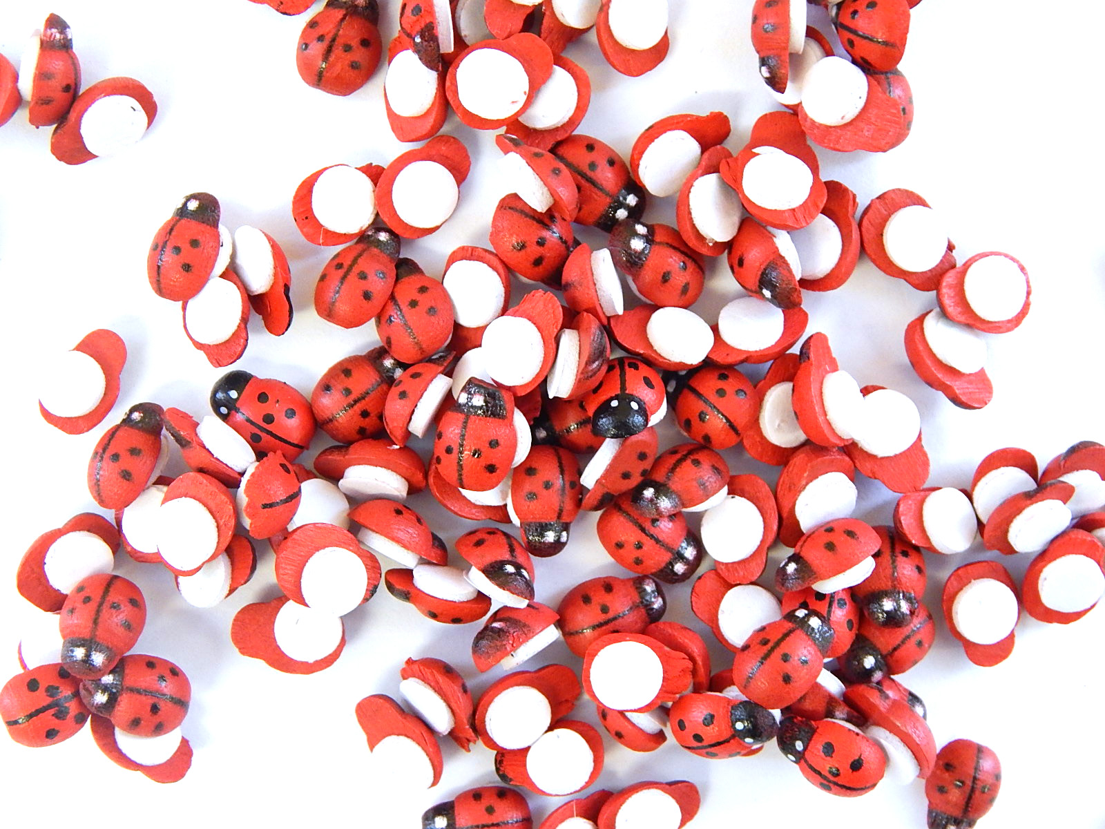 Dřev. samolep. berušky 10mm, 200ks/bal. - My kreative.cz - Pro tvoreni.cz