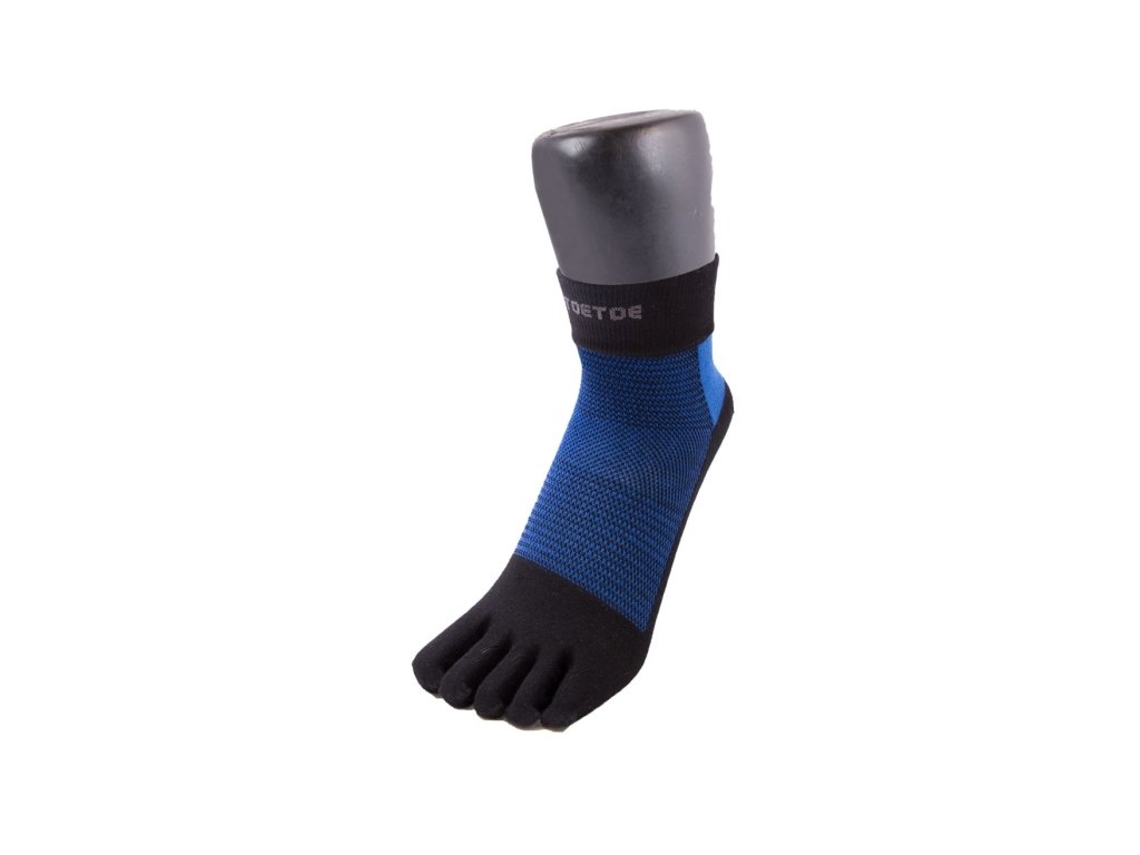 Outdoor toe socks picked by natural movement professionals | Realfoot Shoes