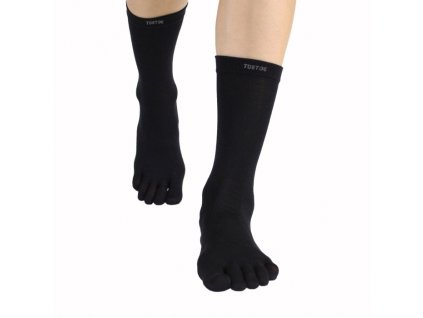 Outdoor toe socks picked by natural movement professionals | Realfoot Shoes