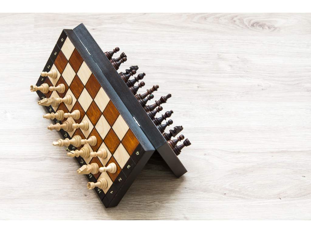 Magnetické drevené šachy klasik