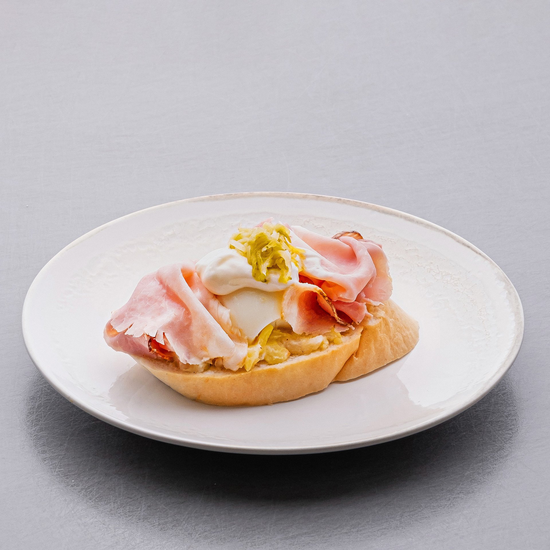 Gluten-free open sandwich with ham - Sisters Bistro
