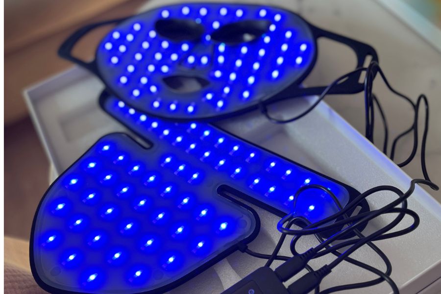 Jak a proč používat LED masky: Světlo pro krásnější pleť - SKINMARK