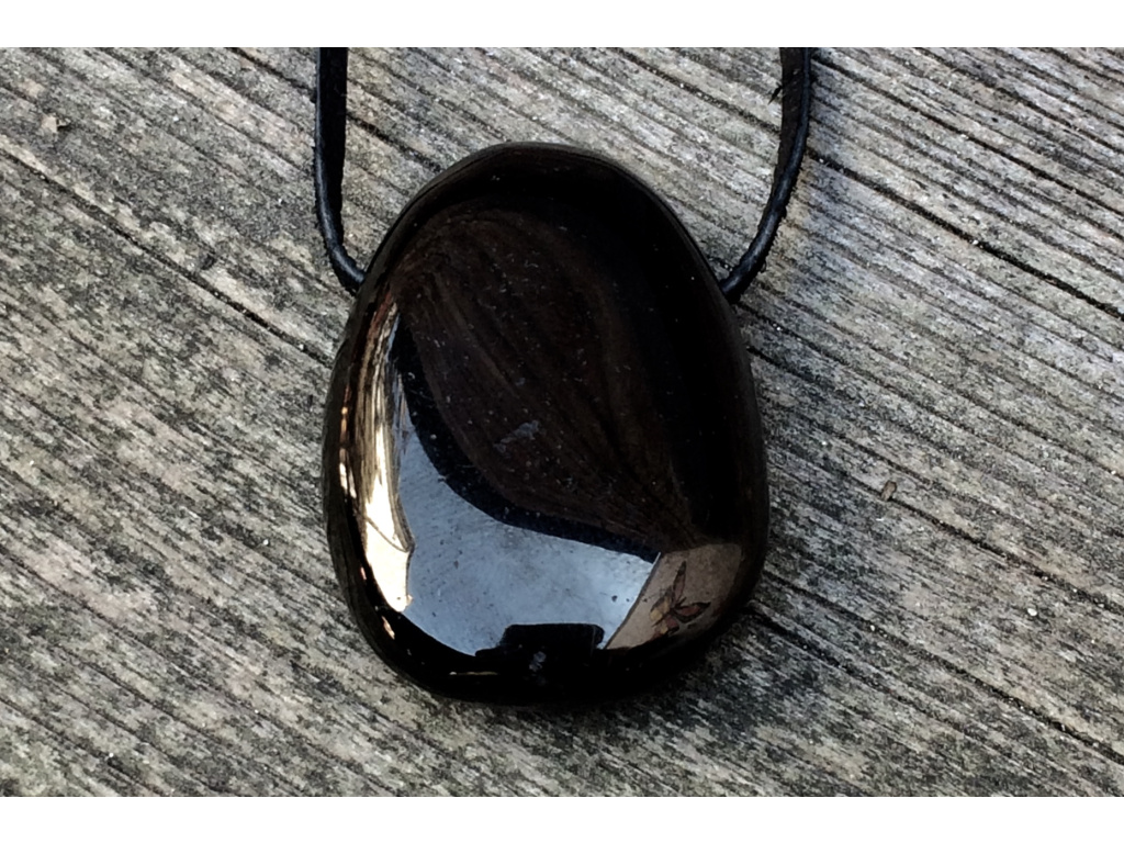 Gagát přívěsek - vrtaný - Svět minerálů