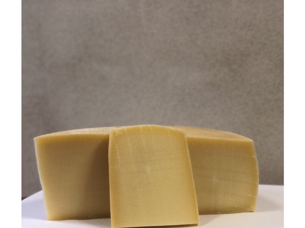 Farmářské tvrdé a polotvrdé sýry -syrarna-podebrady.cz